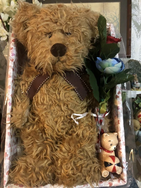 RUSS BERRIE VINTAGE teddy bear “Saul” with free resin bear stowaway! £ ...