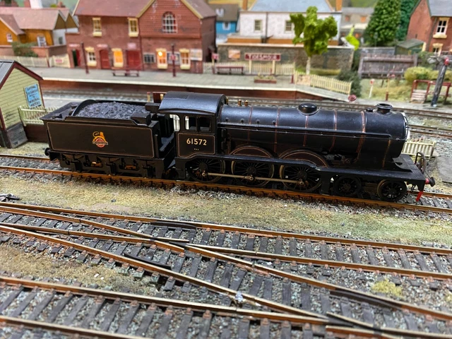 HORNBY OO, R150 BR Class B12, 61572 Locomotive in British Rail Black ...