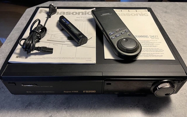 PANASONIC NV-FS200 S-VHS Videorecorder mit Fernbedienung, Barcode Scan ...