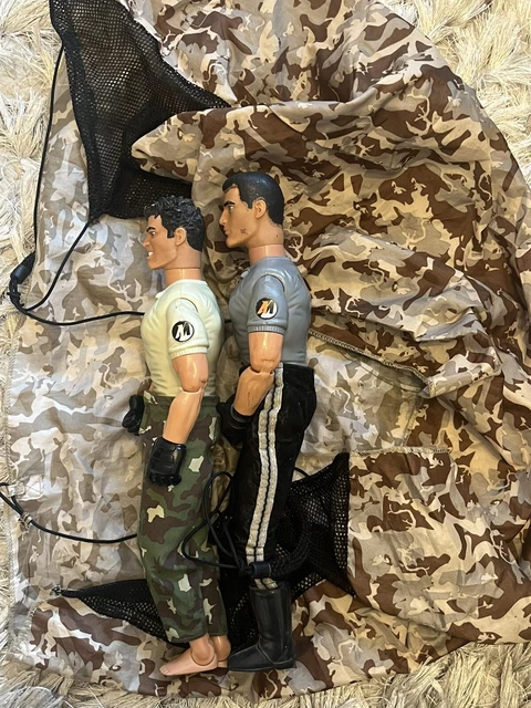 TWO HASBRO ACTION Man 2002 C-0158 Plus Parachute £16.32 - PicClick UK