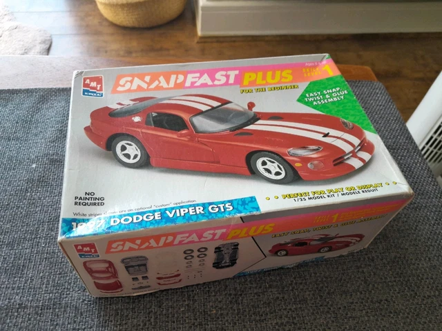 DODGE VIPER GTS 1997 1:25 AMT Ertl Model Kit Snap Fast Plus £19.99 ...