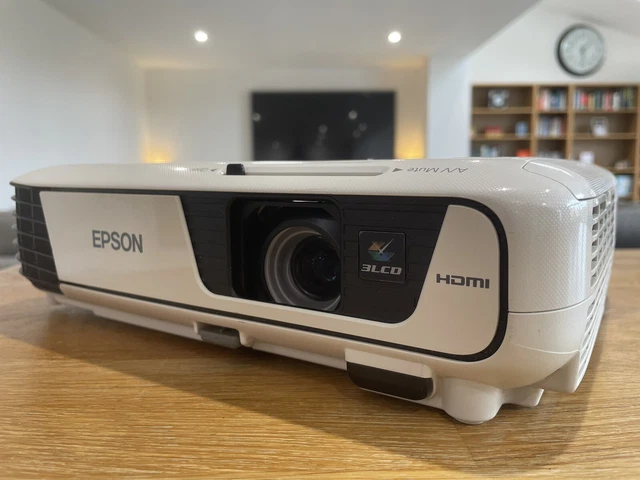 EPSON EB-X31 HOME Cinema Projector 3,200 Lumens HDMI VGA 248 Hours Used ...