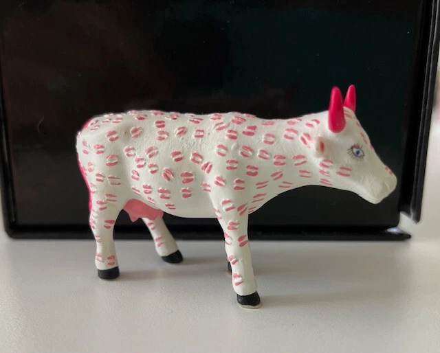 COW PARADE Smootches by Kris Henderson NIP White Cow with Kisses Lips ...