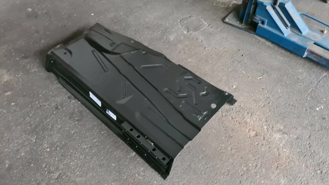 NEW NOS MERCEDES W124 Coupe C124 Main Floor Floor RIGHT Main Floor ...