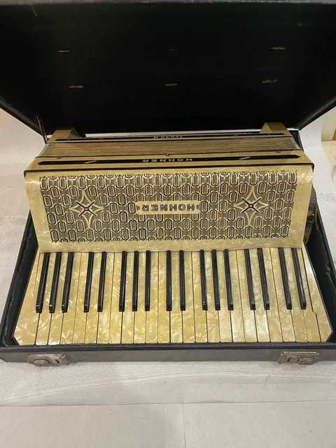 HOHNER TANGO 4 IV Vintage Akkordeon Ziehharmonika mit Koffer EUR 250,00 ...