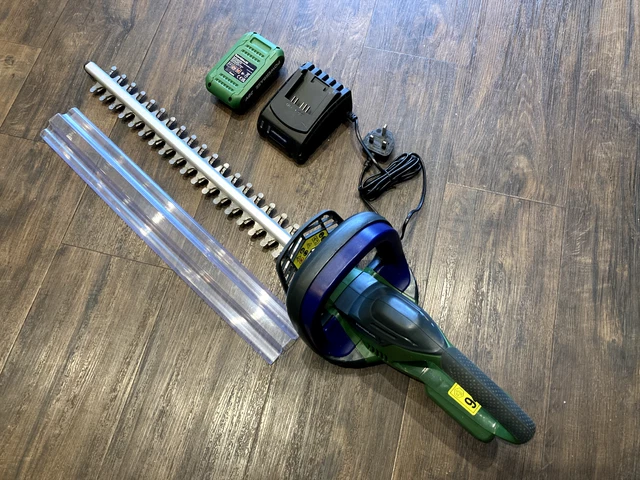 POWERBASE CORDLESS HEDGE Trimmer 20V - Green. Less than 12 months old ...