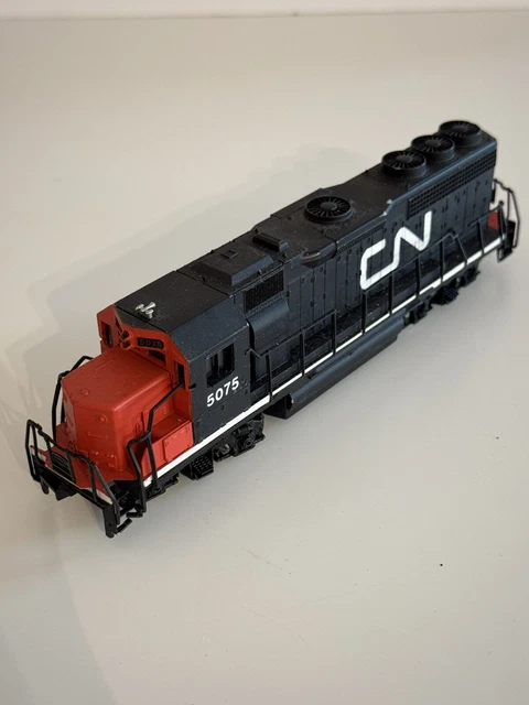 BACHMANN HO SCALE Diesel Locomotive GP40 CN Canadian National 5075 ...