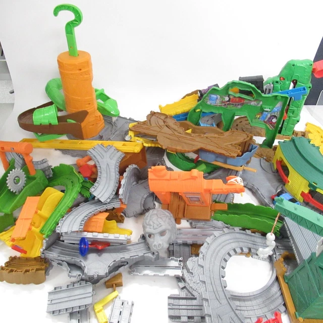 THOMAS THE TANK Engine and Friends Multiple Track Sets and Characters £ ...