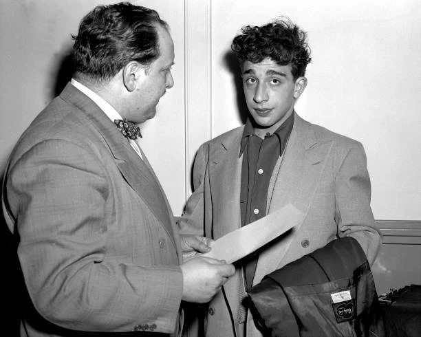 ASSISTANT DISTRICT ATTORNEY Louis Andreozzi talks to Carmine Persi ...