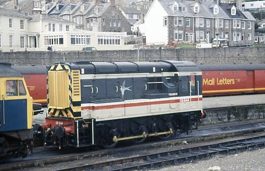 ORIGINAL COLOUR SLIDE of 08644 BR class 08 diesel shunter loco £2.50 ...