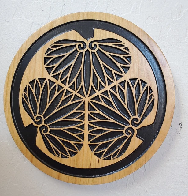 BOIS NATUREL SCULPTÉ Tokugawa Clan Samurai Kamon Famille Crest Mural ...