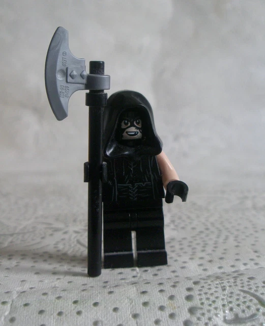 GENUINE LEGO MINIFIGURE The Executioner From Harry Potter Set 75947 £5. ...