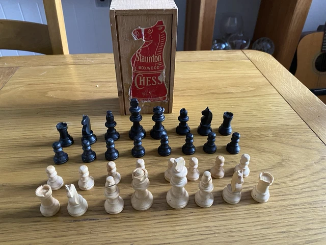 STAUNTON BOXWOOD CHESS Set House Martin. Old Chess Set. Complete Set. £ ...