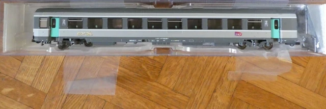 VOITURE CORAIL VTU B11tu 2ème classe ND logo corail SNCF Roco HO ref ...