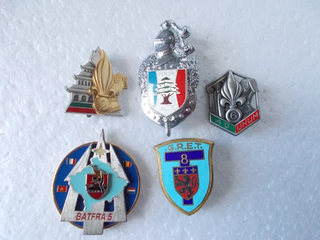 INSIGNES MILITAIRES ENTRÉS bon état à identifier EUR 20,00 - PicClick FR
