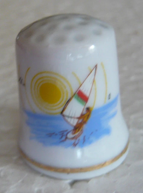 DÉ À COUDRE de collection en porcelaine décoré de Port Vendres EUR 1,30 ...