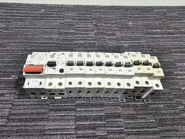 J1117/5 MK 59 7860 5500s Series BS EN 60898 Sentry MCB Circuit Breaker ...