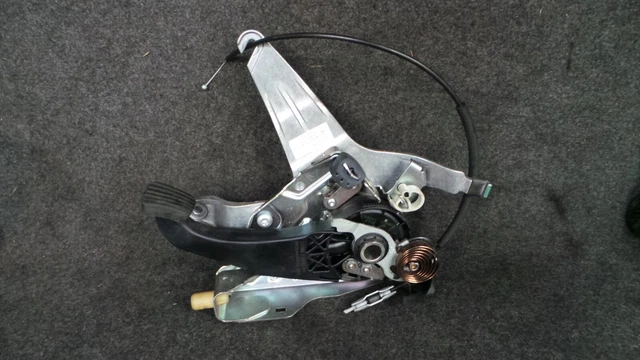 MERCEDES-BENZ W204 C Class Handbrake Parking Foot Pedal A2044200384. £ ...