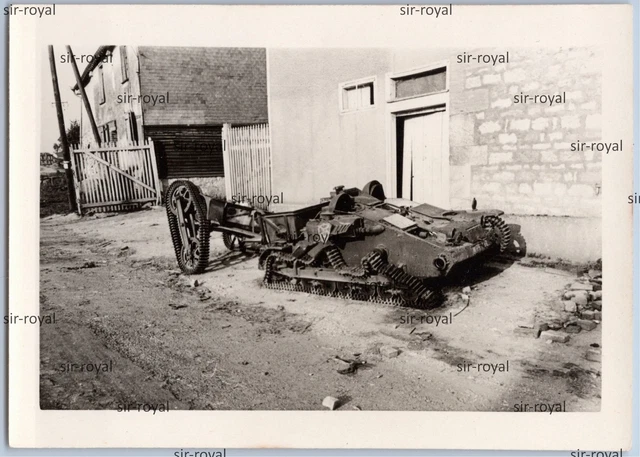 ZERSTÖRTER FRANZÖSISCHER RENAULT UE Chenillette Panzer Tank - WK2 Foto ...