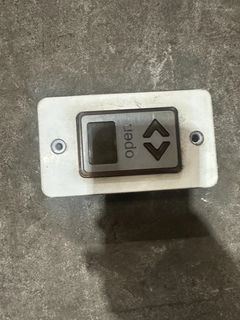 BRITISH RAIL CLASS 465 Networker Exterior Door Button £42.50 - PicClick UK