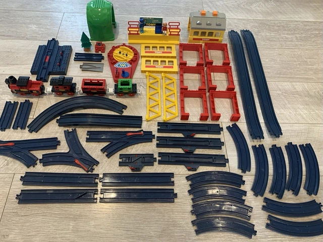 TOMY TRAIN VINTAGE Train Station, Bridge, Turntable Trackmaster Railway ...
