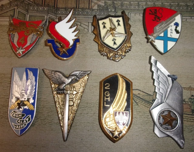 LOT INSIGNES AVEC des manques ou cassés - Aviation Légère de l'Armée de ...