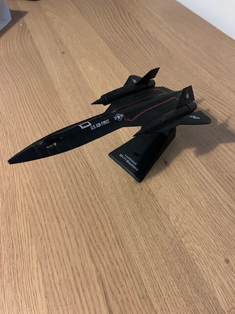 ATLAS JET AGE Military Aircraft Lockheed Blackbird SR-71 Scale 1:200 ...