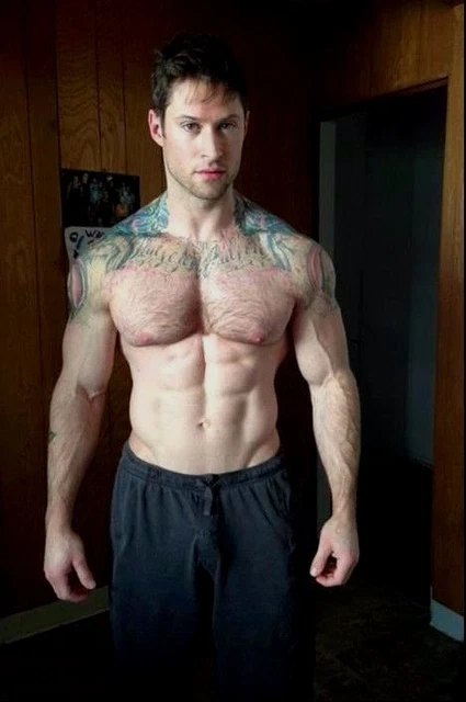 SHIRTLESS MALE BEEFCAKE Muscular Dude Pumped Hairy Chest Tats Ink PHOTO ...