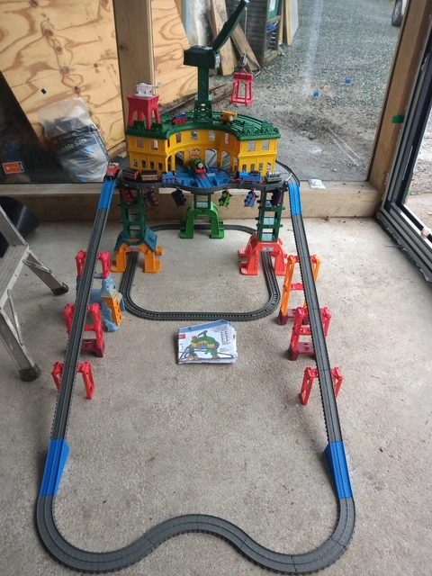 THOMAS AND FRIENDS Trackmaster Revolution Super Station £49.99 ...