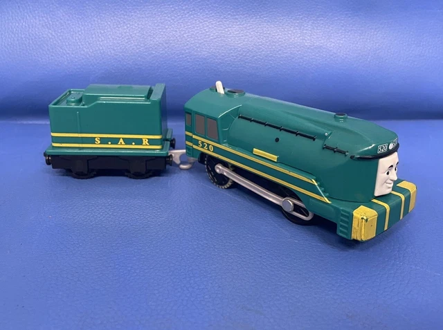 THOMAS & FRIENDS Motorised Trackmaster Train Engine - Shane And Tender ...