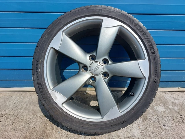 AUDI A3 8P 18" Inch Alloy Wheel With Tyre 225/40Z/R18 8P0601025Bs 7.5J ...