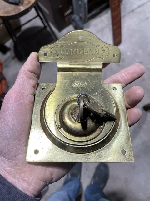ANTIQUE HARTMANN LUGGAGE Steamer Trunk Lock Yale W Keys NOS Unused! Exc ...