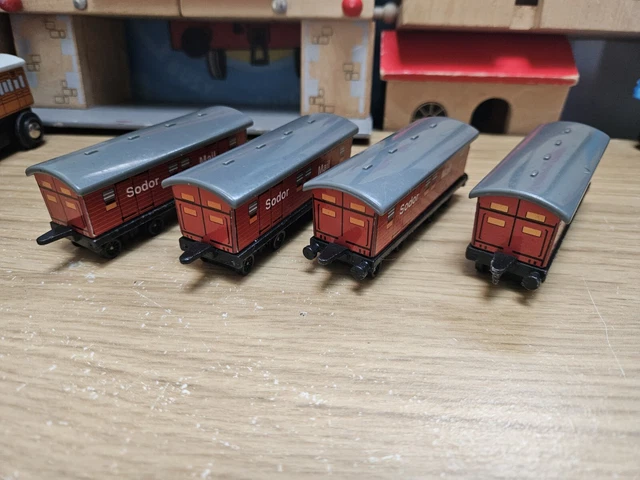 ERTL 1995 SODOR Mail Coaches Thomas & Friends Take Play Along Tank ...