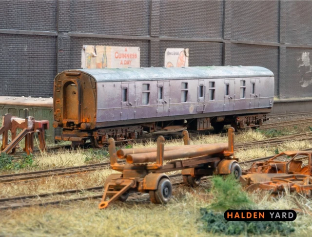 OO GAUGE COACH weathered MK1 Brake End Coach. Ref L8 £26.99 - PicClick UK