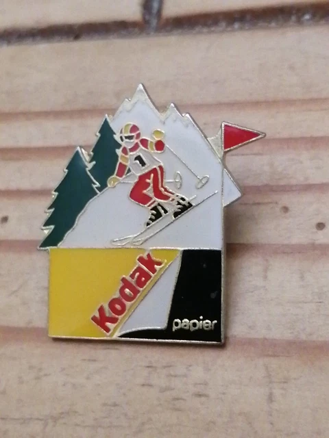 PIN'S PINS PIN Société Pellicule Photo Cinéma Ski Alpin "KODAK Papier ...