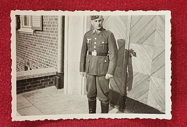 ORIGINAL WWII WW2 German Luftwaffe soldier uniform poses photo ...