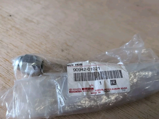 NEW GENUINE TOYOTA Hilux 2015- On Wheel Nut M12 x 1,5 90942-01021 £8.49 ...