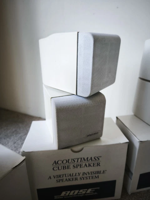 BOSE LIFESTYLE / Acoustimass Dual Cube Speakers (x4) – White – With ...