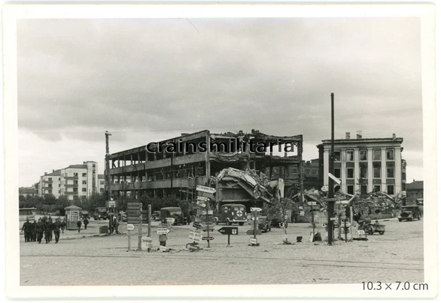 ORIG. FOTO STRASSENSZENE Wegweiser in zerstörtes SMOLENSK Russland 1941 ...