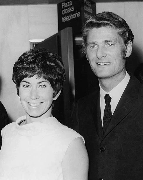 BBC PRESENTERS PETE Murray And Valerie Singleton 1968 Old Photo £5.51 ...
