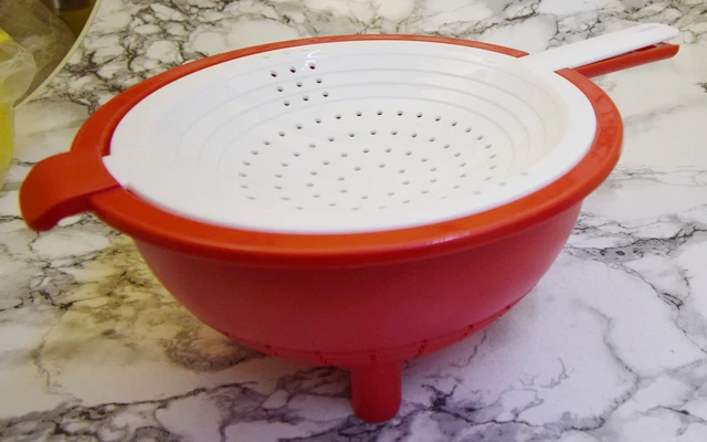 SALADIN D 12 Rot-Weiß Sieb Nudelsieb (2) EUR 22,00 - PicClick DE