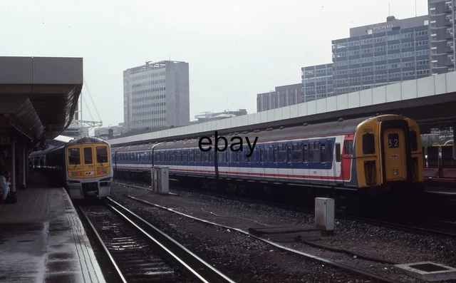 35MM RAILWAY SLIDE- EMU Class 319. 319171 & Unit 3501 @ London Bridge ...