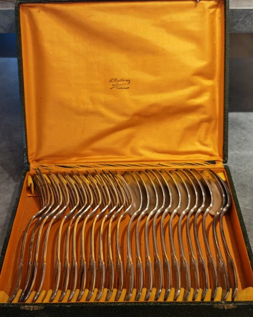 MÉNAGÈRE EN MÉTAL argenté 24 pièces dans leur coffret d'origine EUR 100 ...