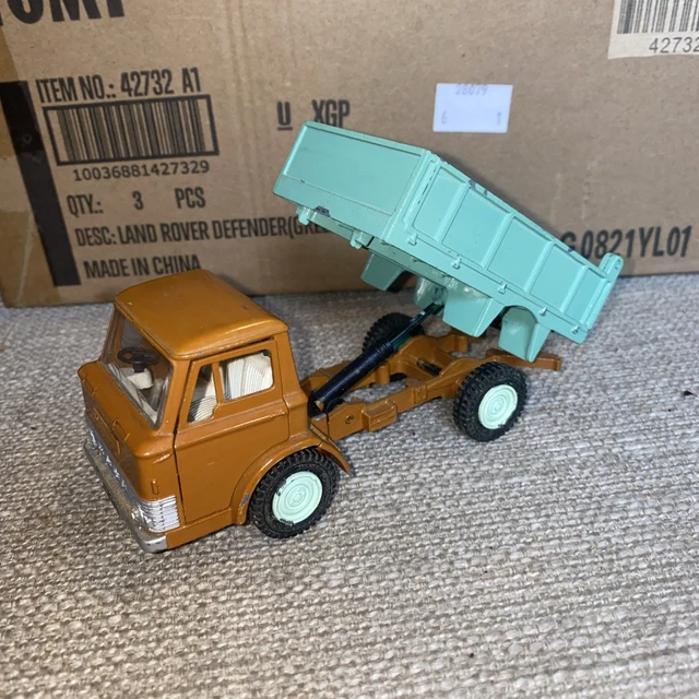 DINKY TOYS. NO.438. FORD D800 TIPPER. ISSUED 1970-74. GOOD CONDITION ...