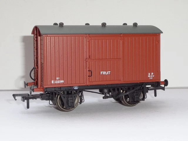 BACHMANN OO GAUGE 38-385 Br (Ex Lner) 12T Ventilated Fruit Van ...