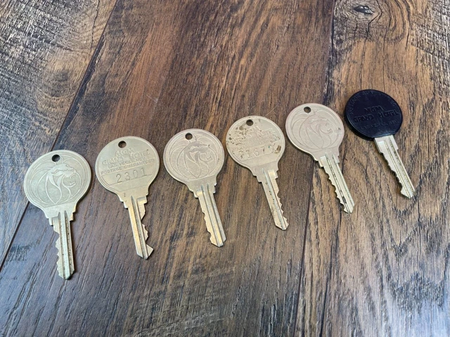 VINTAGE LOT OF 6 - MGM GRAND HOTEL MOTEL KEYS FOBS LAS VEGAS NEVADA NV ...