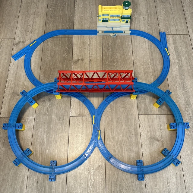 TOMY LARGE SODOR AIRPORT + RED BRIDGE Thomas Trackmaster Motorised ...