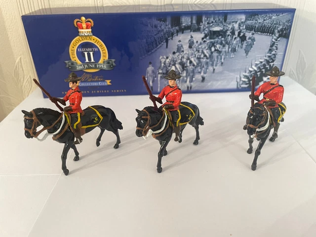 BRITAINS COLLECTORS CLUB 40315 Royal Canadian Mounted Police Troopers ...