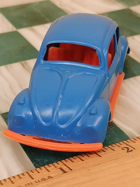 VINTAGE VOLKWAGEN BEETLE Plastic Toy Car 1:36 Scale Maggiolino Made in ...