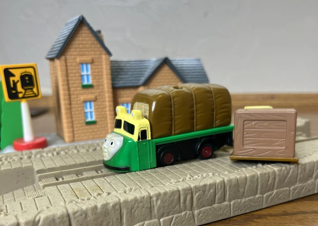 THOMAS & FRIENDS TrackMaster Madge Lorry Truck Cargo Motorized Engine ...